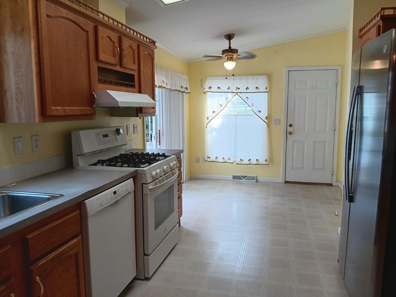 6303 Oak Point Drive | Hometown America