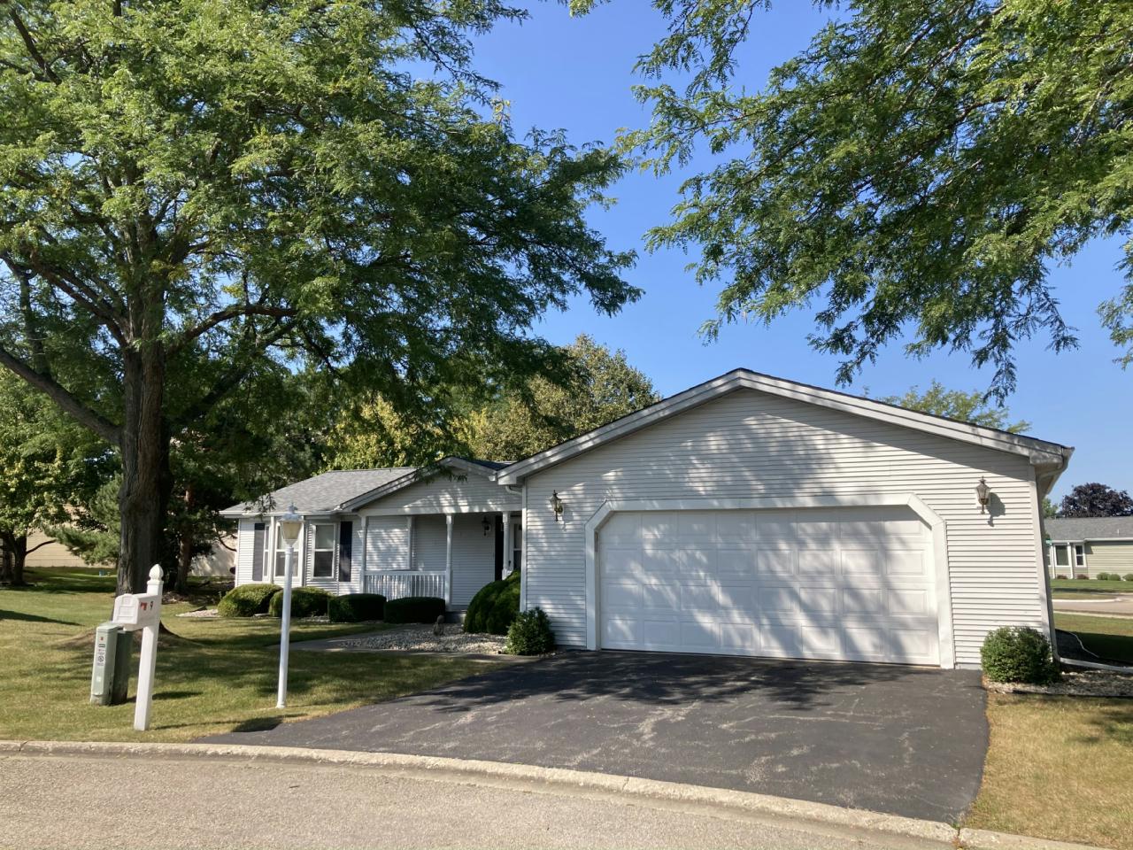 9 Hialeah Court | Hometown America